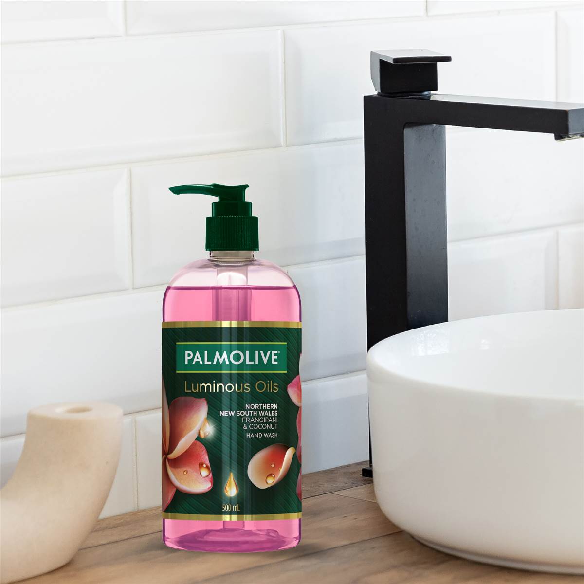 Palmolive Luminous Oils Hand Wash Frangipani And Coconut 500ml | Woolworths