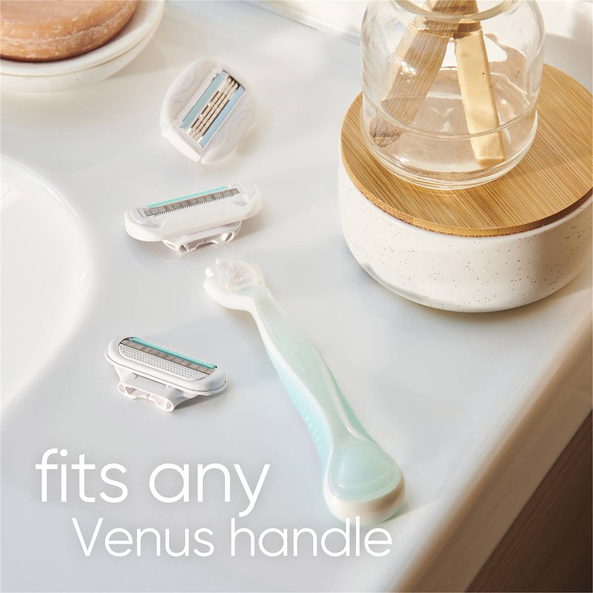 Venus Deluxe Smooth Sensitive Razor With 2 Razor Blades Each | Woolworths