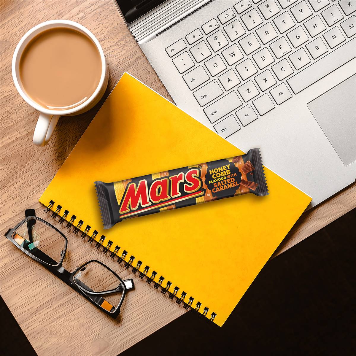 Mars Chocolate Honeycomb Flavour Salted Caramel Chocolate Bar 47g mars-chocolate-honeycomb-flavour-salted-caramel-chocolate-bar-47g