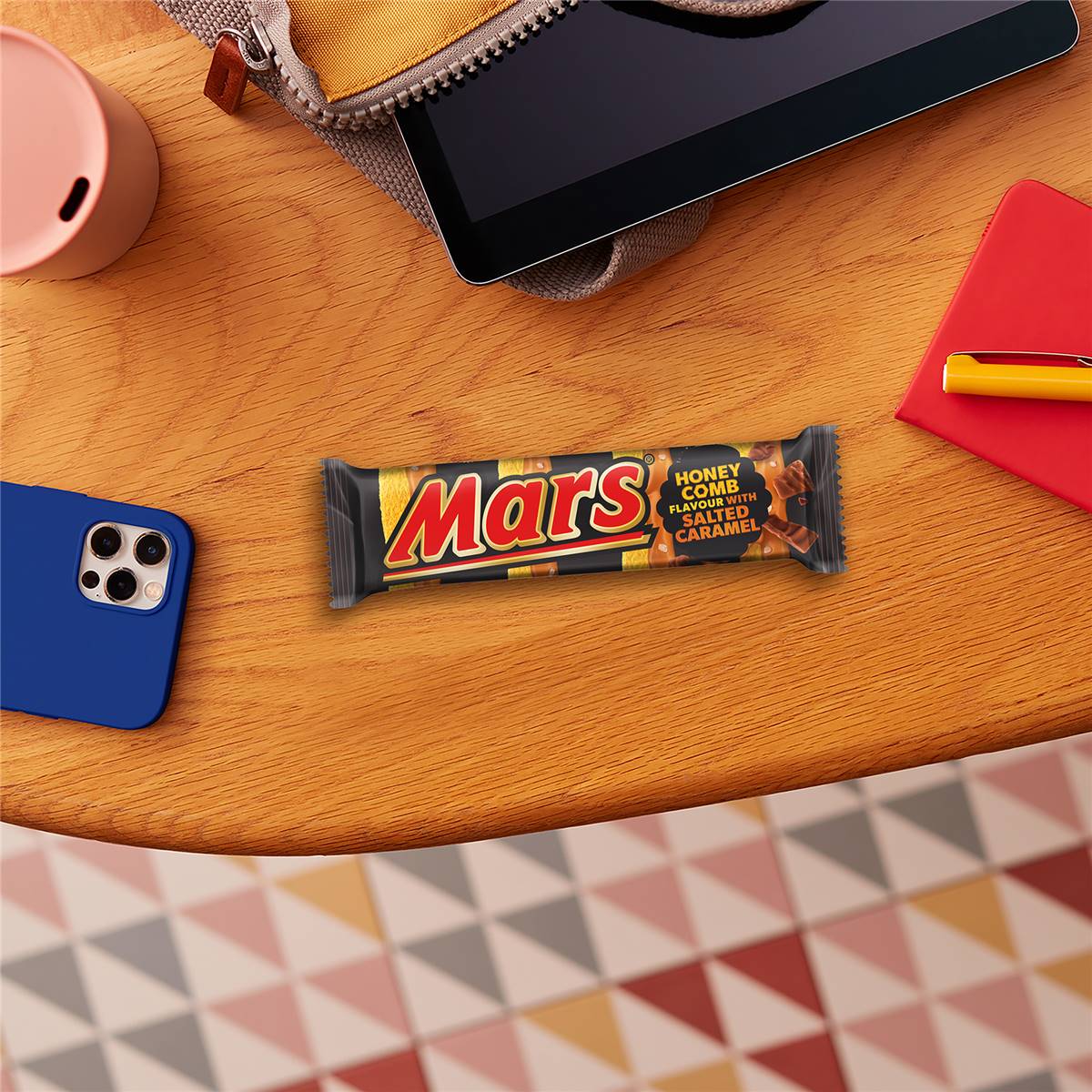 Mars Chocolate Honeycomb Flavour Salted Caramel Chocolate Bar 47g mars-chocolate-honeycomb-flavour-salted-caramel-chocolate-bar-47g