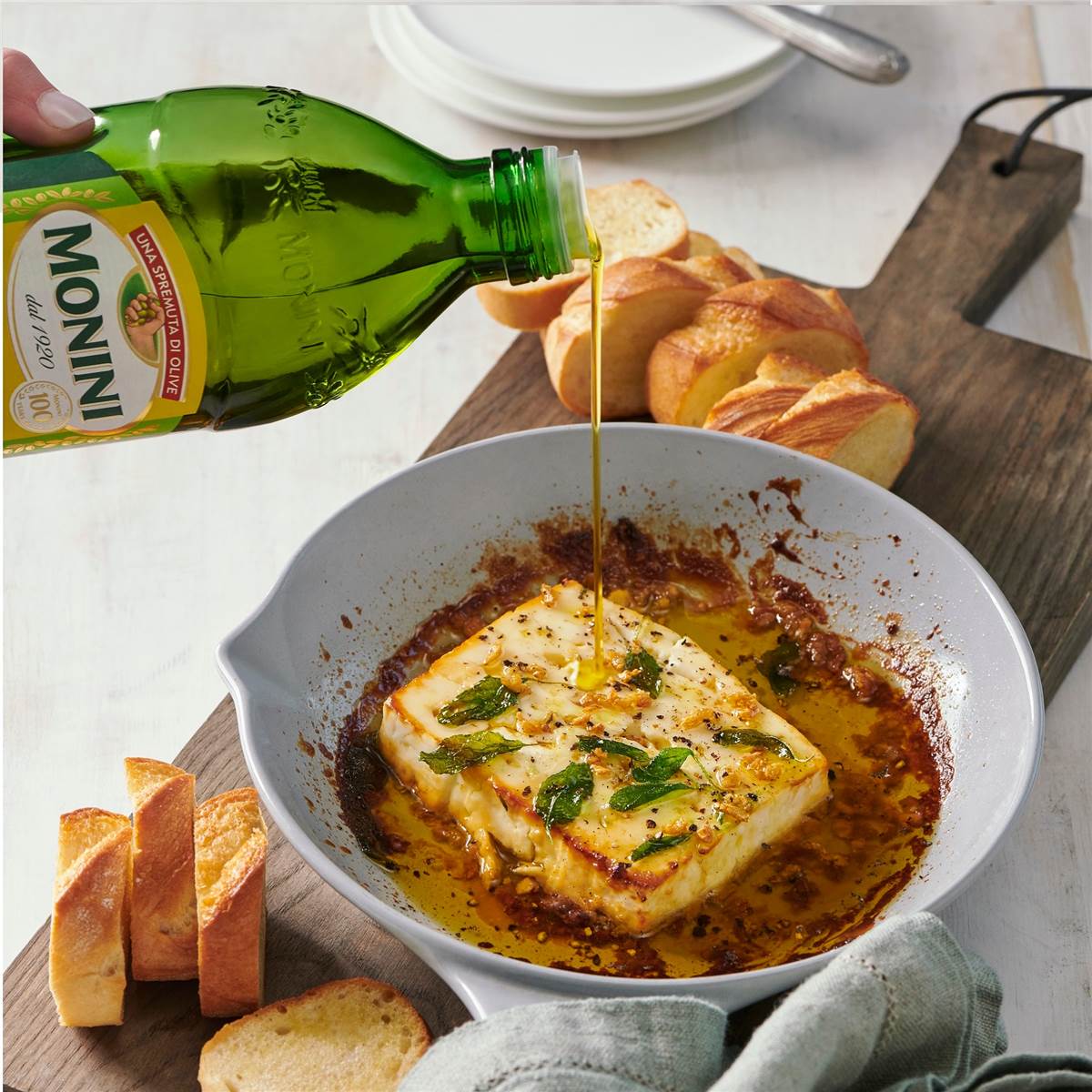 Monini Classico Extra Virgin Olive Oil 750ml | Woolworths