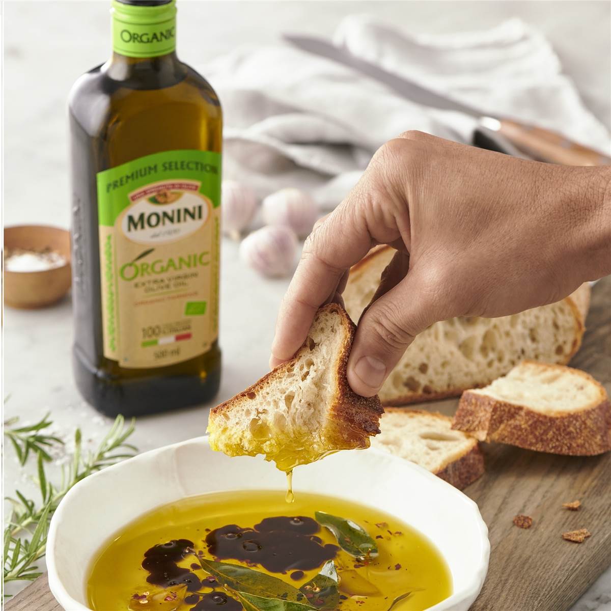Monini Organic Extra Virgin Olive Oil 500ml | Woolworths