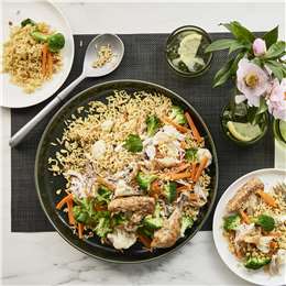 Sunrice Microwave Chicken Style Flavoured Rice Pouch 450g | Woolworths