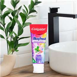 Colgate Max Fresh Toothpaste With Mini Breath Hearts Rainbow Fresh 100g ...