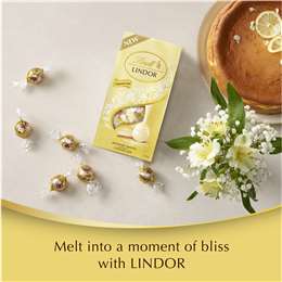 Lindt Lindor Cheesecake Chocolate Balls 123g | Woolworths